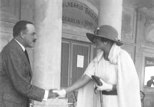 Un amor bello y frágil como el cristal - Por:. Beatriz Genchi ...