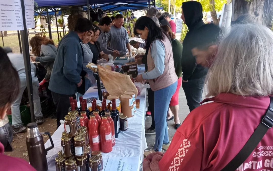 Una exitosa venta de sus productos junto a la feria franca de la ...